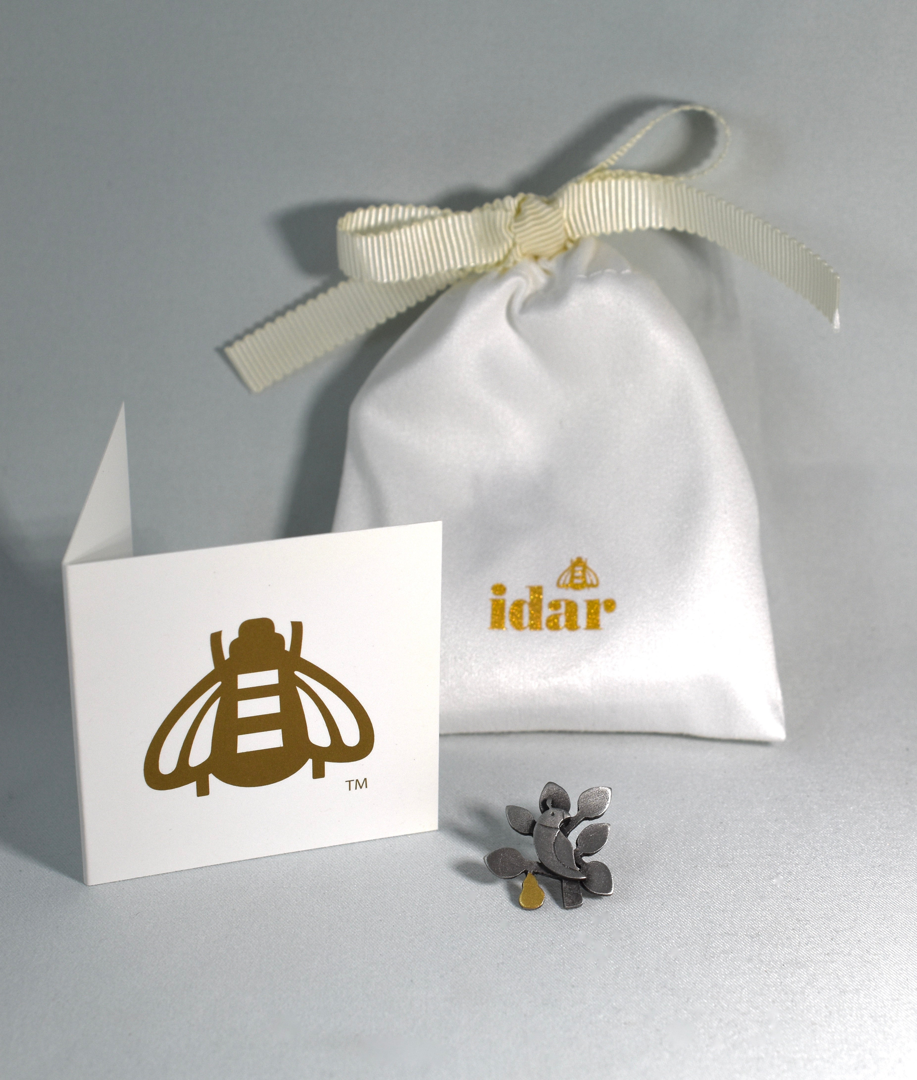 idar 2025 Holiday Pin : A Partridge in a Pear Tree